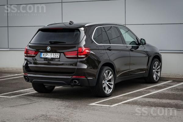 Brown BMW X5 2017 in Riga, with an engine capacity of 3.00 L and mileage of 244 thousand km for 17500 €, photo 4 on AUTOMOTO.COM.LV