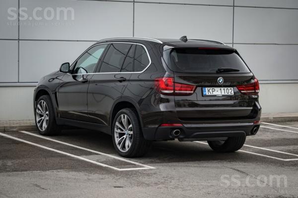 Brown BMW X5 2017 in Riga, with an engine capacity of 3.00 L and mileage of 244 thousand km for 17500 €, photo 6 on AUTOMOTO.COM.LV