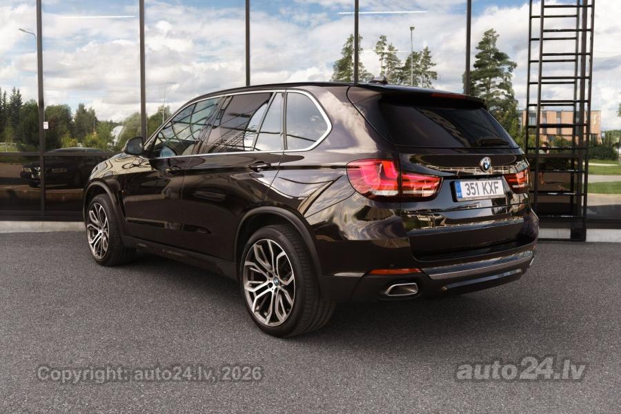 Brūns BMW X5 2017 Tartu, ar dzinēja tilpumu 3.00 L un nobraukumu 160 tūkst. km par 29999 €, foto 7 vietnē AUTOMOTO.COM.LV
