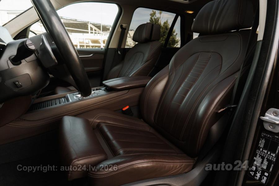 Brūns BMW X5 2017 Tartu, ar dzinēja tilpumu 3.00 L un nobraukumu 160 tūkst. km par 29999 €, foto 8 vietnē AUTOMOTO.COM.LV