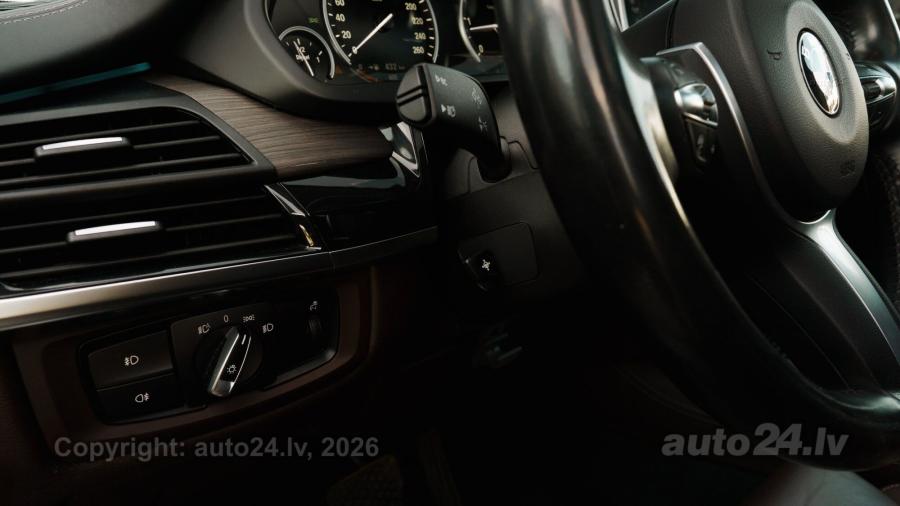 Brūns BMW X5 2017 Tartu, ar dzinēja tilpumu 3.00 L un nobraukumu 160 tūkst. km par 29999 €, foto 13 vietnē AUTOMOTO.COM.LV