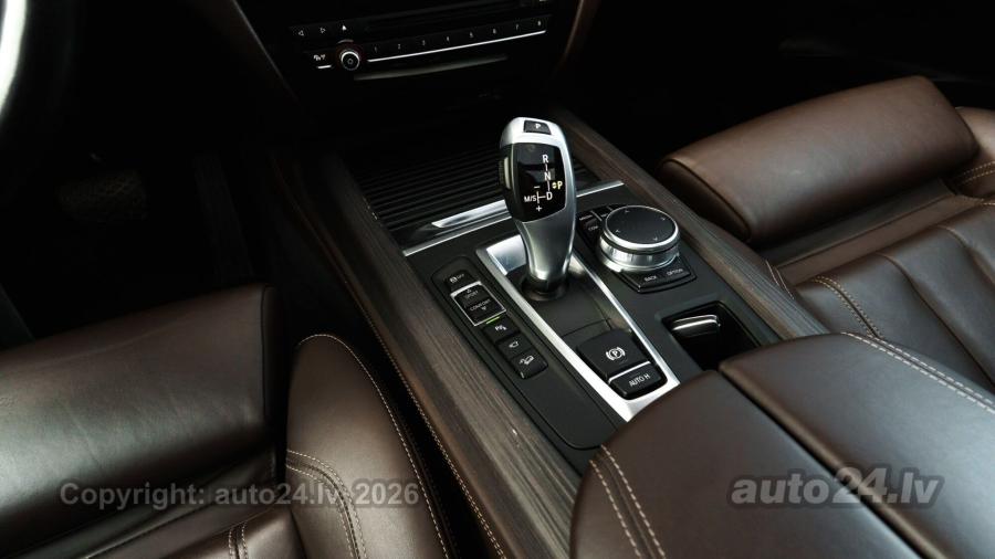 Brūns BMW X5 2017 Tartu, ar dzinēja tilpumu 3.00 L un nobraukumu 160 tūkst. km par 29999 €, foto 14 vietnē AUTOMOTO.COM.LV
