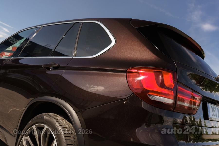 Brūns BMW X5 2017 Tartu, ar dzinēja tilpumu 3.00 L un nobraukumu 160 tūkst. km par 29999 €, foto 21 vietnē AUTOMOTO.COM.LV