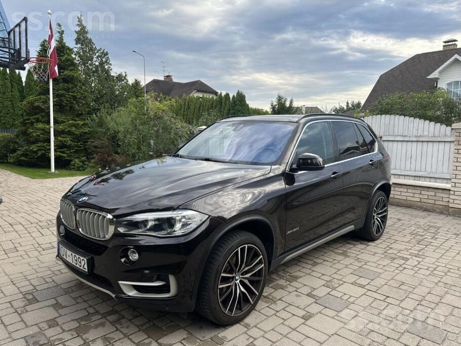 Brown BMW X5 2017 in Riga, with an engine capacity of 3.00 L and mileage of 268 thousand km for 27000 €, photo 1 on AUTOMOTO.COM.LV
