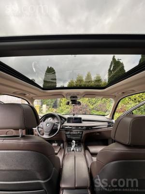Brown BMW X5 2017 in Riga, with an engine capacity of 3.00 L and mileage of 268 thousand km for 27000 €, photo 6 on AUTOMOTO.COM.LV