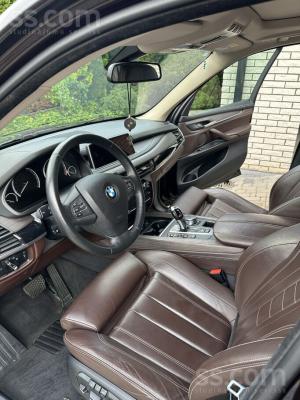 Brown BMW X5 2017 in Riga, with an engine capacity of 3.00 L and mileage of 268 thousand km for 27000 €, photo 8 on AUTOMOTO.COM.LV