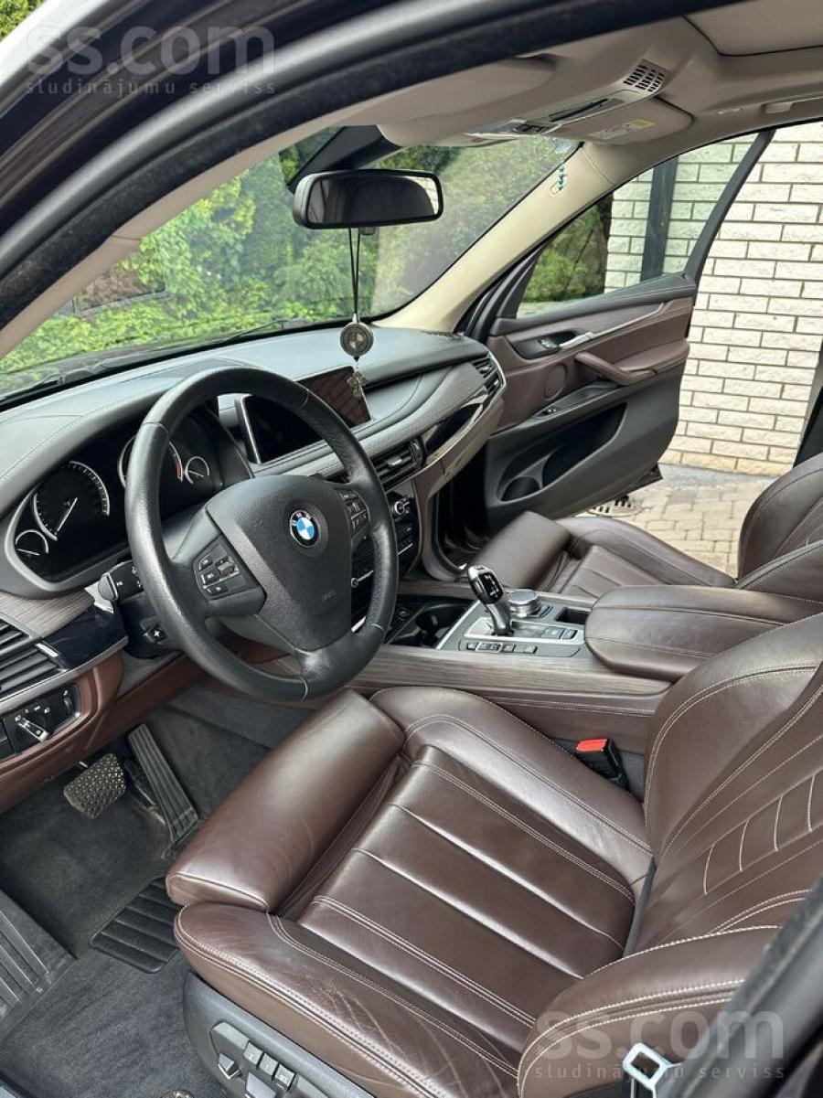 Brown BMW X5 2017 in Riga, with an engine capacity of 3.00 L and mileage of 268 thousand km for 27000 €, photo 8 on AUTOMOTO.COM.LV