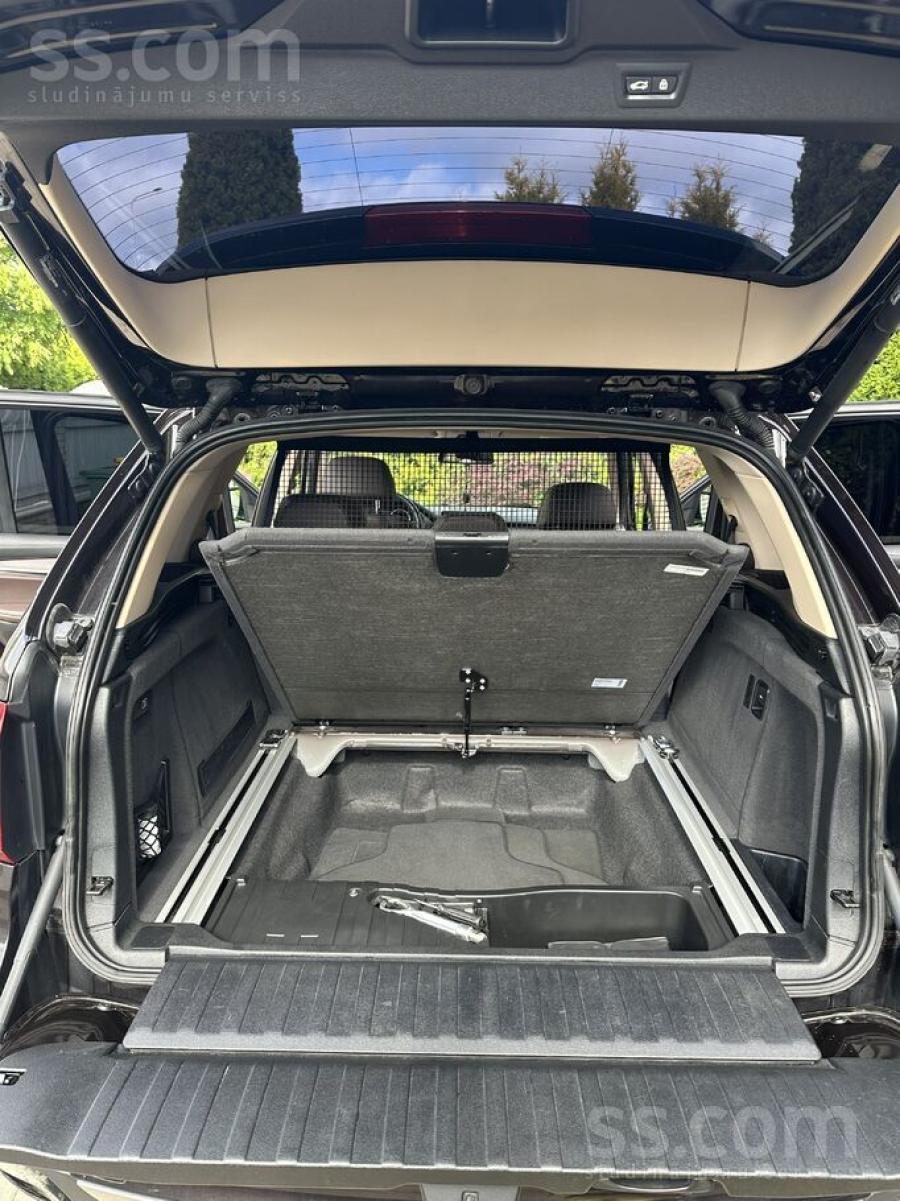 Brown BMW X5 2017 in Riga, with an engine capacity of 3.00 L and mileage of 268 thousand km for 27000 €, photo 12 on AUTOMOTO.COM.LV