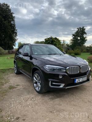 Brūns BMW X5 2017 Valmiera, ar dzinēja tilpumu 3.00 L un nobraukumu 273 tūkst. km par 25000 €, foto  vietnē AUTOMOTO.COM.LV