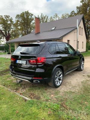 Brūns BMW X5 2017 Valmiera, ar dzinēja tilpumu 3.00 L un nobraukumu 273 tūkst. km par 25000 €, foto 8 vietnē AUTOMOTO.COM.LV