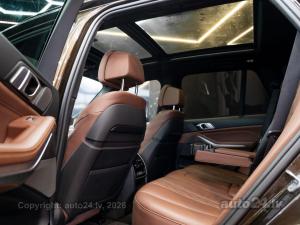 Brown BMW X5 2019 in Tallinn, with an engine capacity of 3.00 L and mileage of 74 thousand km for 55900 €, photo 14 on AUTOMOTO.COM.LV
