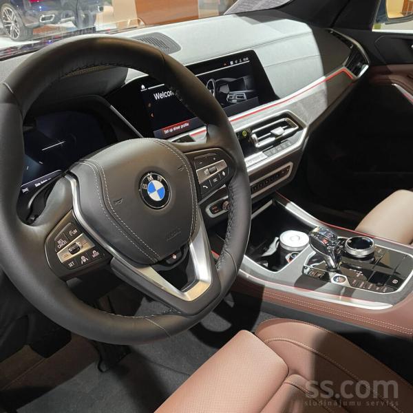 Brown BMW X5 2021 in Riga, with an engine capacity of 3.00 L and mileage of 70 thousand km for 43900 €, photo 3 on AUTOMOTO.COM.LV