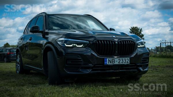 Brūns BMW X5 2021 Rīga, ar dzinēja tilpumu 3.00 L un nobraukumu 70 tūkst. km par 43900 €, foto 1 vietnē AUTOMOTO.COM.LV