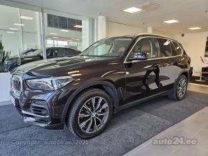 Brūns BMW X5 2022 Pērnava, ar dzinēja tilpumu 3.00 L un nobraukumu 117 tūkst. km par 48900 €, foto  vietnē AUTOMOTO.COM.LV