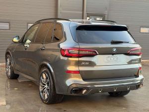 Brown BMW X5 2022 in Kaunas, with an engine capacity of 3.00 L and mileage of 142 thousand km for 29750 €, photo 6 on AUTOMOTO.COM.LV