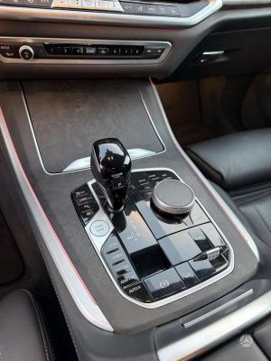Brown BMW X5 2022 in Kaunas, with an engine capacity of 3.00 L and mileage of 142 thousand km for 29750 €, photo 10 on AUTOMOTO.COM.LV