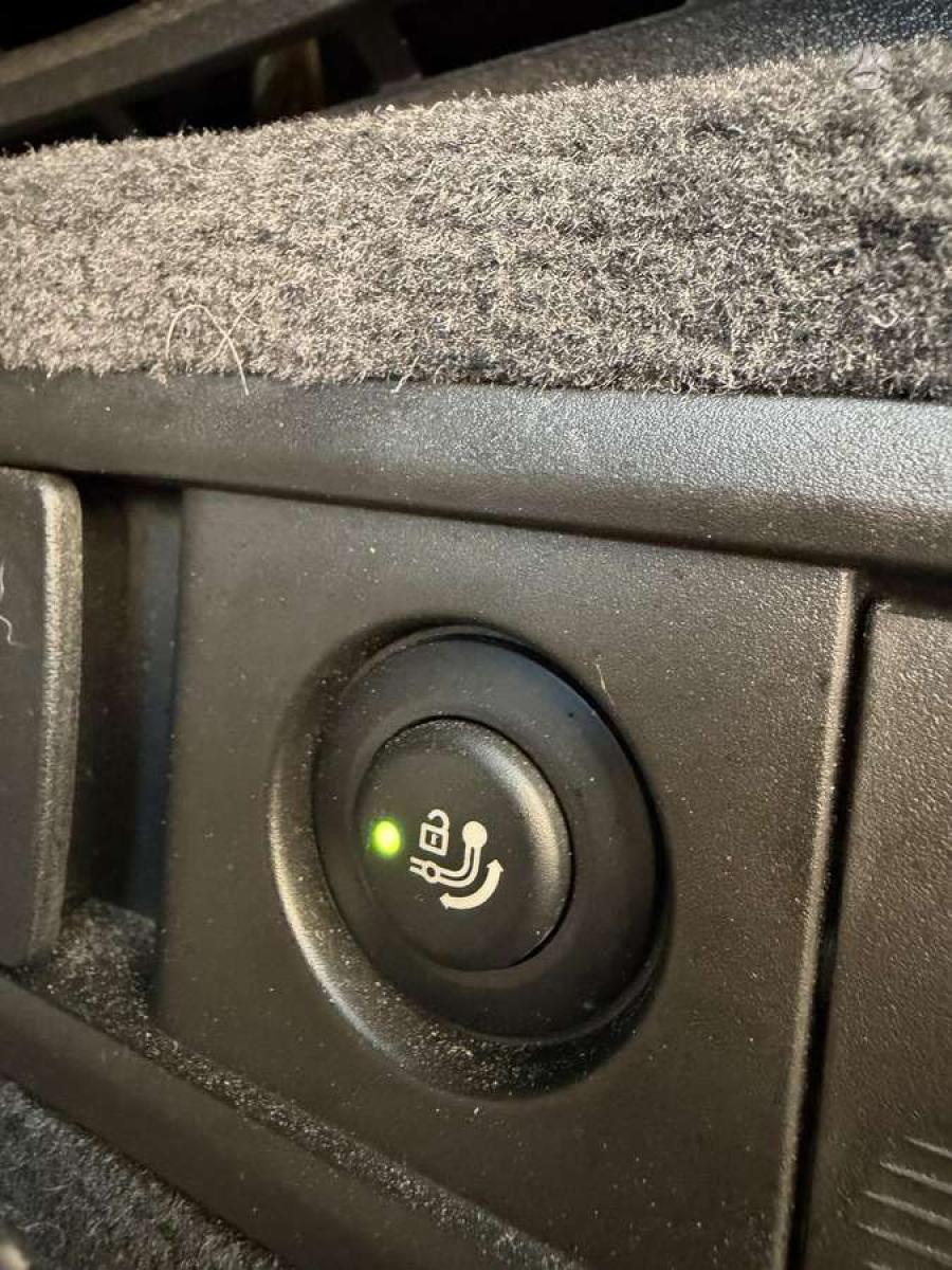 Brown BMW X5 2022 in Kaunas, with an engine capacity of 3.00 L and mileage of 142 thousand km for 29750 €, photo 18 on AUTOMOTO.COM.LV