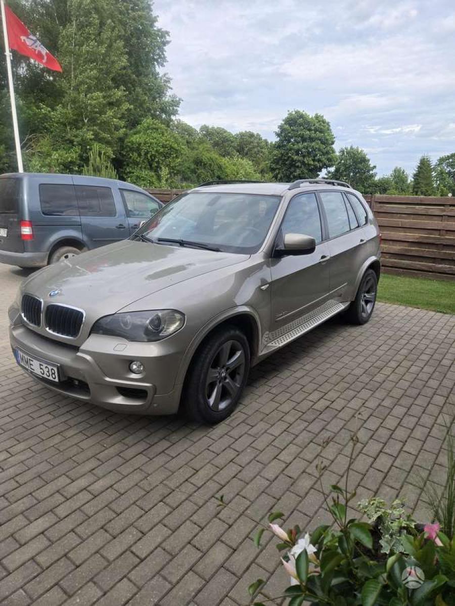 Brūns BMW X5 2009 Širvintos, ar dzinēja tilpumu 2.99 L un nobraukumu 291 tūkst. km par 7200 €, foto 1 vietnē AUTOMOTO.COM.LV