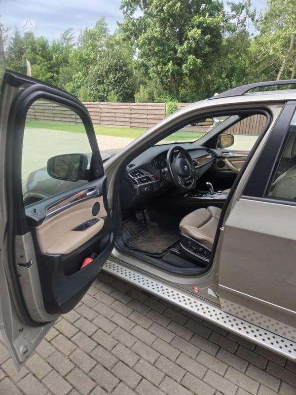 Brown BMW X5 2009 in Sirvintos, with an engine capacity of 2.99 L and mileage of 291 thousand km for 7200 €, photo 5 on AUTOMOTO.COM.LV