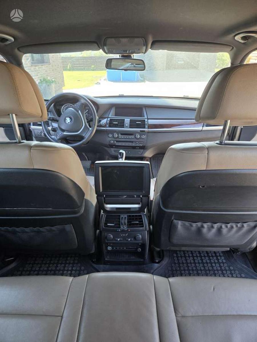 Brūns BMW X5 2009 Širvintos, ar dzinēja tilpumu 2.99 L un nobraukumu 291 tūkst. km par 7200 €, foto 7 vietnē AUTOMOTO.COM.LV