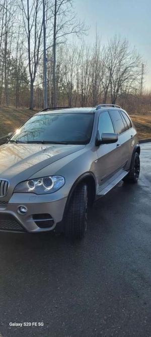 Brown BMW X5 2011 in Anyksciai, with an engine capacity of 3.00 L and mileage of 290 thousand km for 10000 €, photo 9 on AUTOMOTO.COM.LV