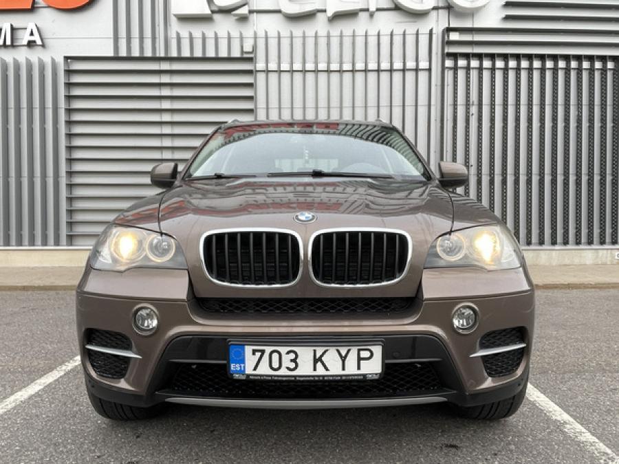 Brūns BMW X5 2012 Kohtla-Jerve, ar dzinēja tilpumu 3.00 L un nobraukumu 241 tūkst. km par 12900 €, foto 1 vietnē AUTOMOTO.COM.LV