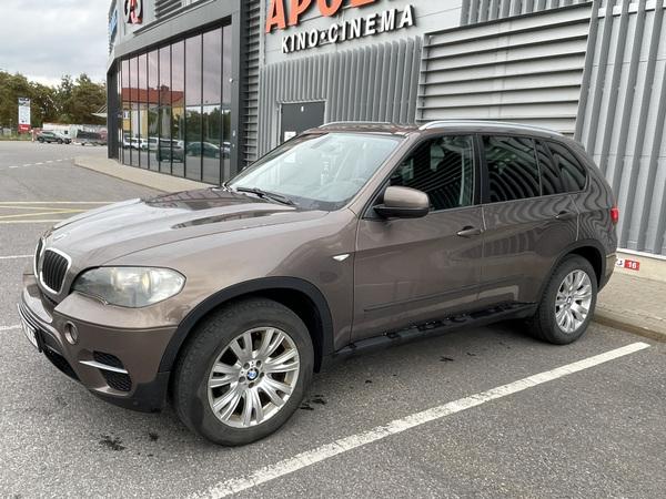 BMW X5 2012 Kohtla-Jerve vietnē Brūns BMW X5 2012 Kohtla-Jerve, ar dzinēja tilpumu 3.00 L un nobraukumu 241 tūkst. km par 12900 €, foto 4 vietnē AUTOMOTO.COM.LV