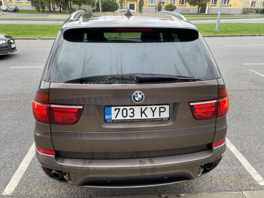 Brūns BMW X5 2012 Kohtla-Jerve, ar dzinēja tilpumu 3.00 L un nobraukumu 241 tūkst. km par 12900 €, foto 7 vietnē AUTOMOTO.COM.LV