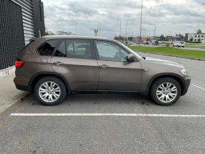 Brūns BMW X5 2012 Kohtla-Jerve, ar dzinēja tilpumu 3.00 L un nobraukumu 241 tūkst. km par 12900 €, foto 9 vietnē AUTOMOTO.COM.LV