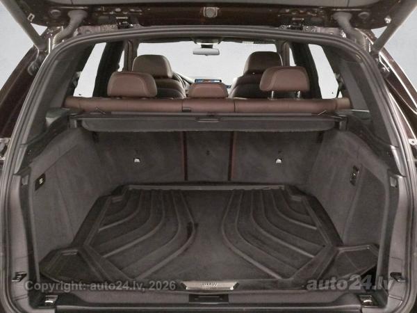 BMW X5 2016 in Tallinn on AUTOMOTO.COM.LV Brown BMW X5 2016 in Tallinn, with an engine capacity of 3.00 L and mileage of 178 thousand km for 24990 €, photo 9 on AUTOMOTO.COM.LV