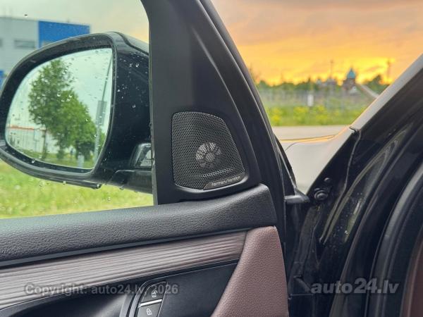 Brown BMW X5 2018 in Tallinn, with an engine capacity of 3.00 L and mileage of 120 thousand km for 32000 €, photo 8 on AUTOMOTO.COM.LV