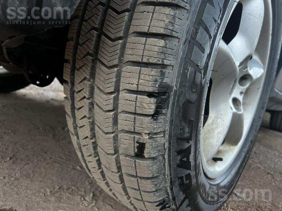 BMW X5 2002 in Daugavpils, with an engine capacity of 3.00 L and mileage of 339 thousand km for 3250 €, photo 10 on AUTOMOTO.COM.LV
