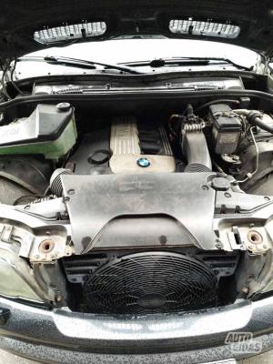BMW X5 2003 in Kaunas, with an engine capacity of 3.00 L and mileage of 395 thousand km for 3900 €, photo 14 on AUTOMOTO.COM.LV