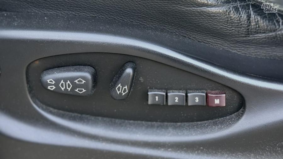 BMW X5 2004 in Vilnius, with an engine capacity of 4.40 L and mileage of 380 thousand km for 4550 €, photo 15 on AUTOMOTO.COM.LV