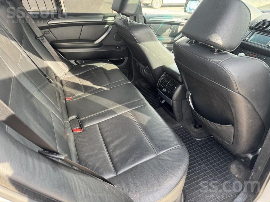 BMW X5 2004 in Jelgava, with an engine capacity of 3.00 L and mileage of 237 thousand km for 3990 €, photo 9 on AUTOMOTO.COM.LV