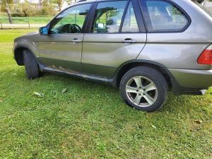 BMW X5 2005 in Vilkaviskis, with an engine capacity of 3.00 L and mileage of 330 thousand km for 2449 €, photo 4 on AUTOMOTO.COM.LV