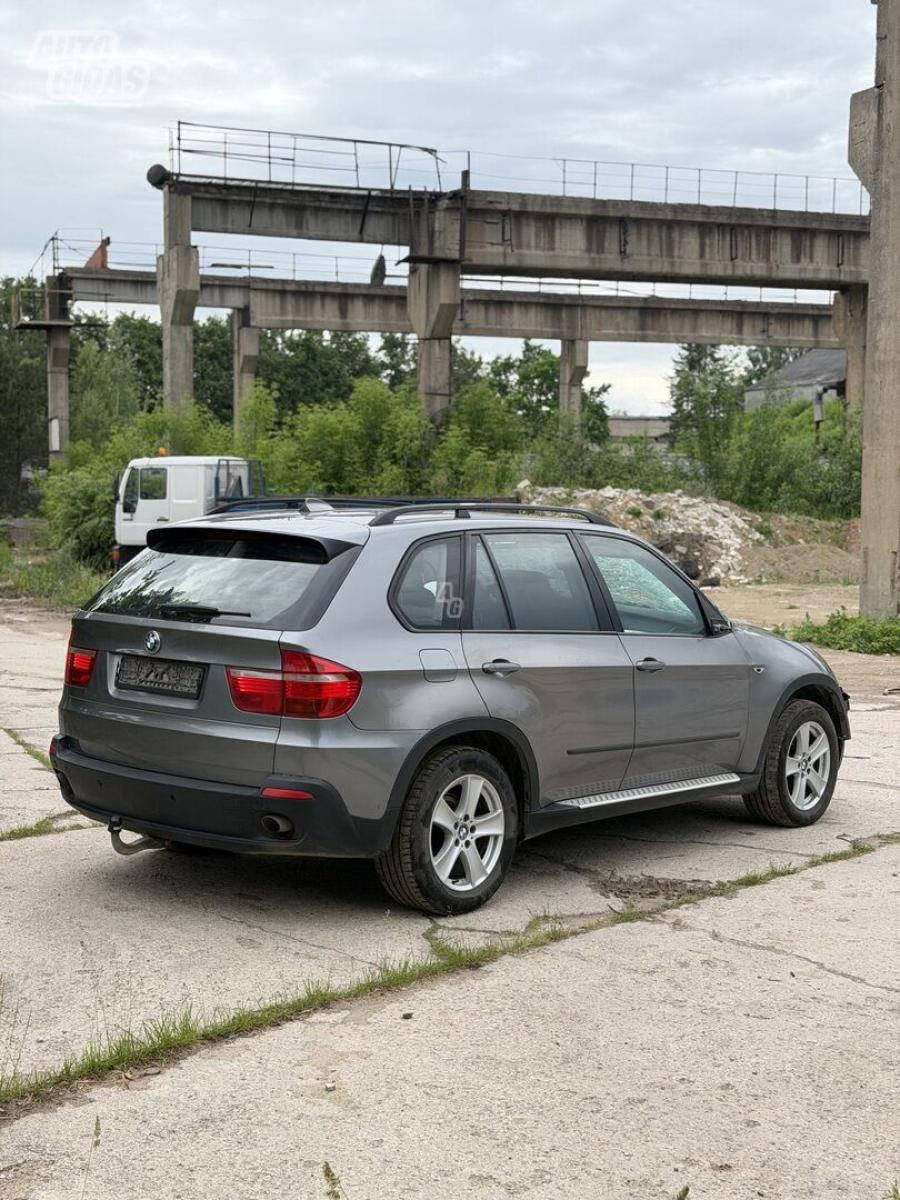 BMW X5 2007 in Panevezys, with an engine capacity of 3.00 L and mileage of 351 thousand km for 3850 €, photo 6 on AUTOMOTO.COM.LV