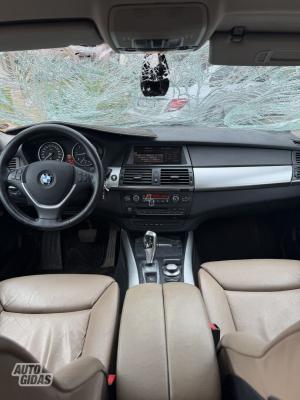 BMW X5 2007 in Panevezys, with an engine capacity of 3.00 L and mileage of 351 thousand km for 3850 €, photo 16 on AUTOMOTO.COM.LV