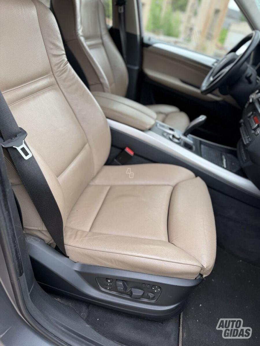 BMW X5 2007 in Panevezys, with an engine capacity of 3.00 L and mileage of 351 thousand km for 3850 €, photo 17 on AUTOMOTO.COM.LV
