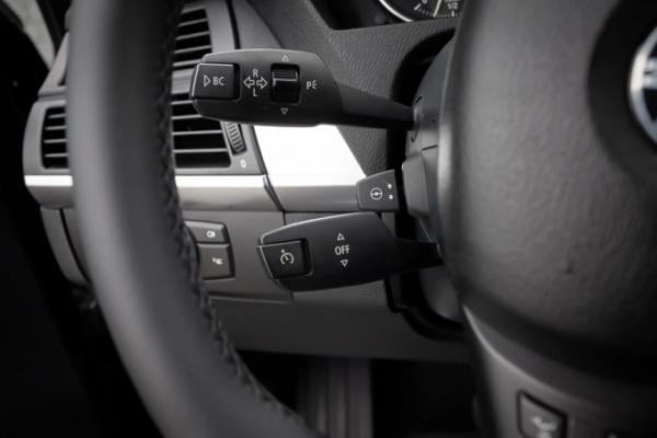 BMW X5 2007 in Riga, with an engine capacity of 3.00 L and mileage of 285 thousand km for 10490 €, photo 2 on AUTOMOTO.COM.LV