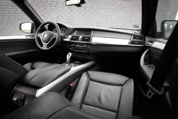 BMW X5 2007 in Riga, with an engine capacity of 3.00 L and mileage of 285 thousand km for 10490 €, photo 4 on AUTOMOTO.COM.LV