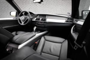 BMW X5 2007 in Riga, with an engine capacity of 3.00 L and mileage of 285 thousand km for 10490 €, photo 5 on AUTOMOTO.COM.LV