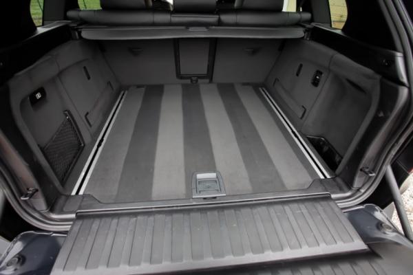 BMW X5 2007 in Riga, with an engine capacity of 3.00 L and mileage of 285 thousand km for 10490 €, photo 6 on AUTOMOTO.COM.LV