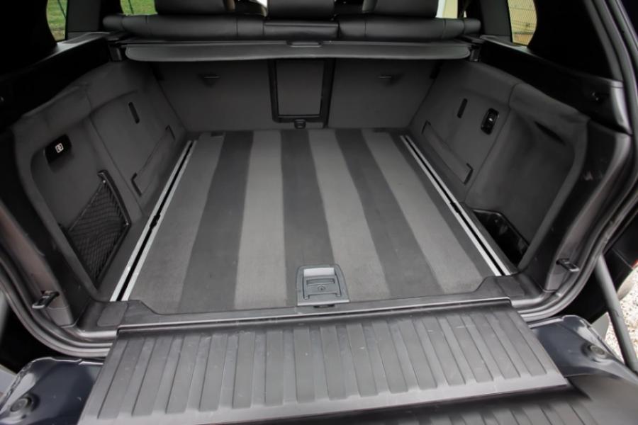 BMW X5 2007 in Riga, with an engine capacity of 3.00 L and mileage of 285 thousand km for 10490 €, photo 7 on AUTOMOTO.COM.LV