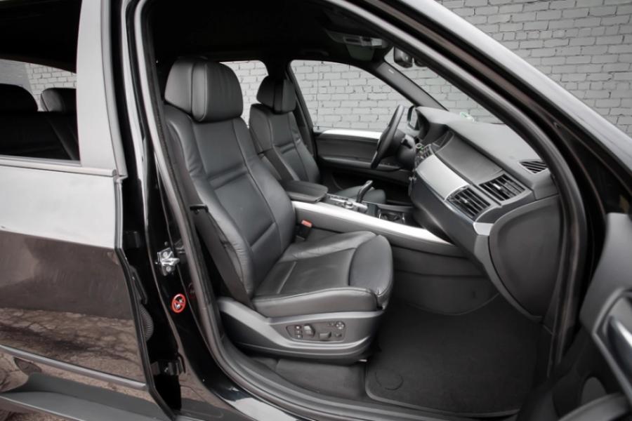 BMW X5 2007 in Riga, with an engine capacity of 3.00 L and mileage of 285 thousand km for 10490 €, photo 21 on AUTOMOTO.COM.LV