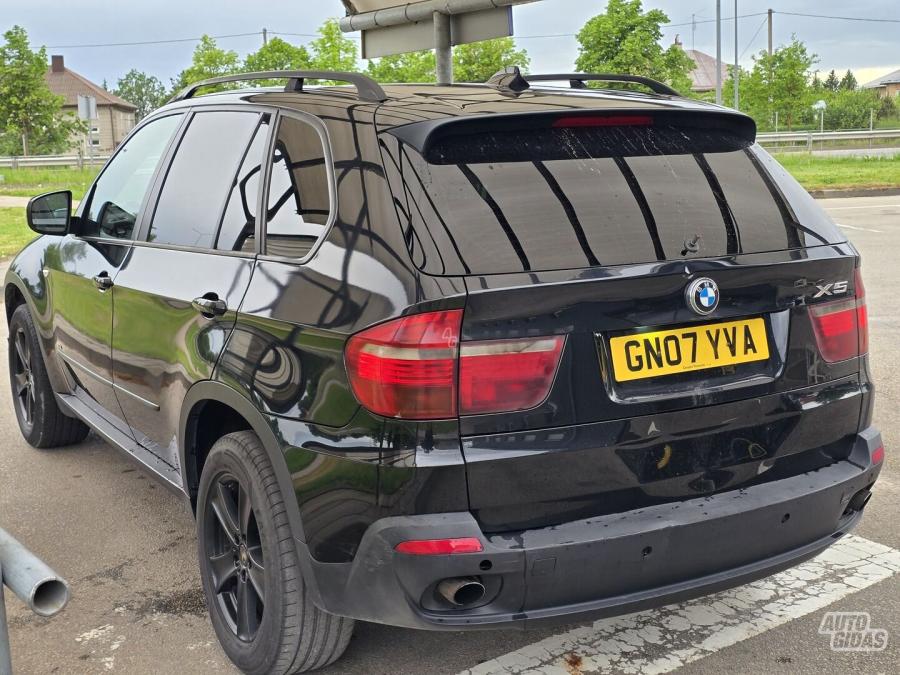 BMW X5 2007 in Radviliskis, with an engine capacity of 3.00 L and mileage of 335 thousand km for 2750 €, photo 4 on AUTOMOTO.COM.LV