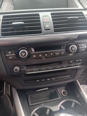 BMW X5 2007 in Vilnius, with an engine capacity of 3.00 L and mileage of 323 thousand km for 9200 €, photo 12 on AUTOMOTO.COM.LV