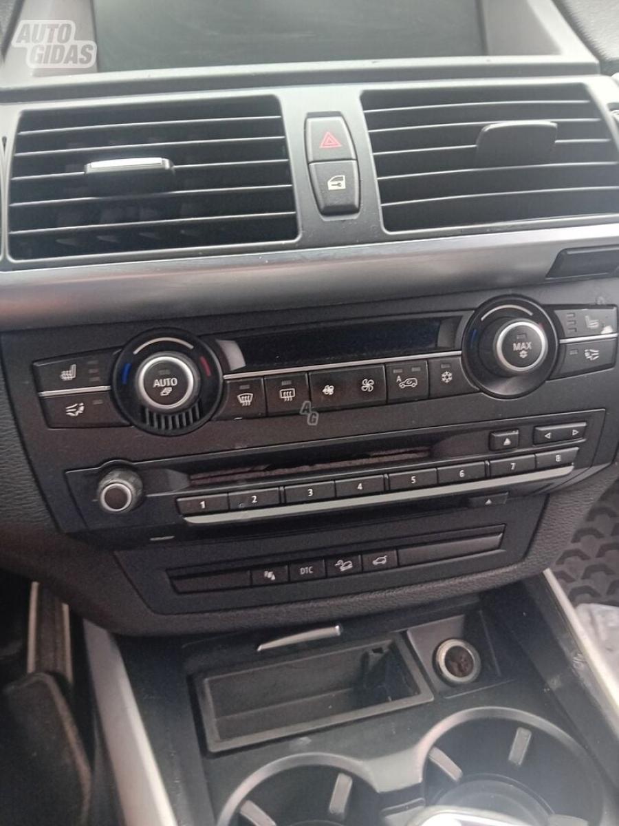BMW X5 2007 in Vilnius, with an engine capacity of 3.00 L and mileage of 323 thousand km for 9200 €, photo 12 on AUTOMOTO.COM.LV