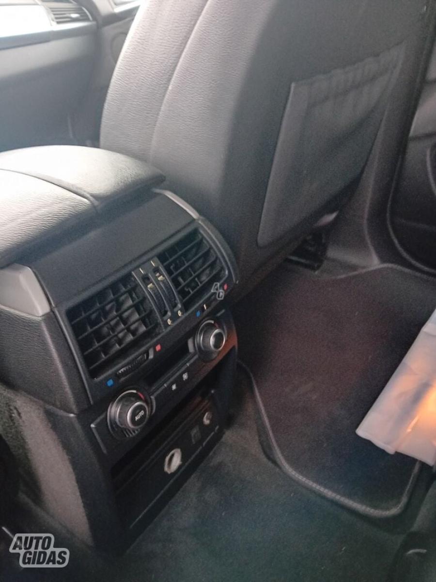 BMW X5 2007 in Vilnius, with an engine capacity of 3.00 L and mileage of 323 thousand km for 9200 €, photo 14 on AUTOMOTO.COM.LV
