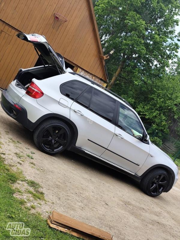 BMW X5 2007 in Sakiai, with an engine capacity of 3.00 L and mileage of 378 thousand km for 6800 €, photo 5 on AUTOMOTO.COM.LV